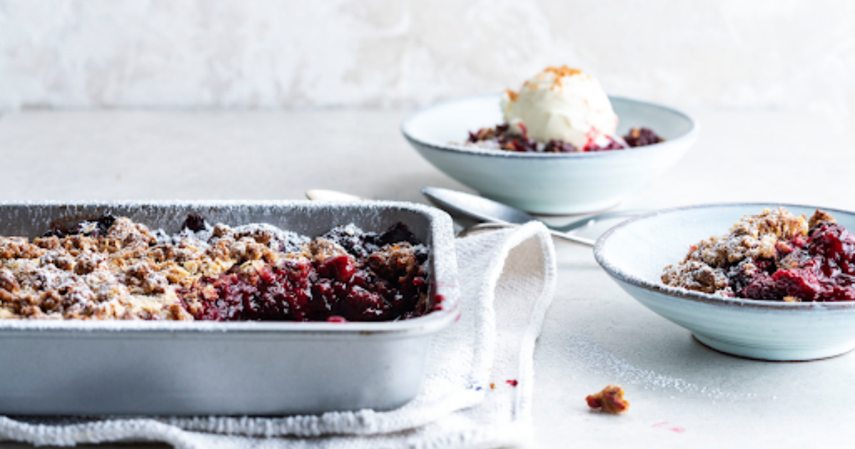 Kruidige braambessen crumble met vanille ijs - ChefsproVeggie